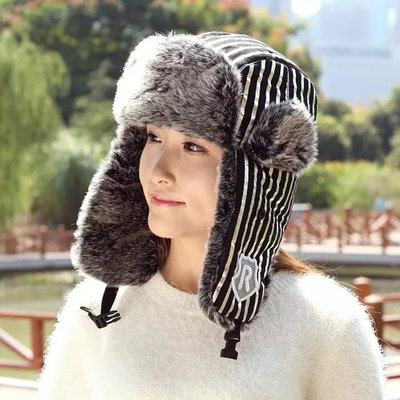 China 2017 new fashion camouflage 24*35cm 450g 100% Polyester winter fur trapper faux leather foldable bomber aviator hat supplier